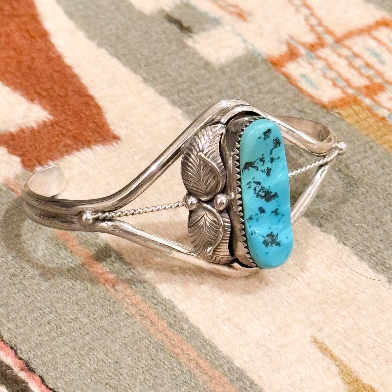 Very Good Vintage Navajo (dińe) Sterling Silver and Kingman Mine ...