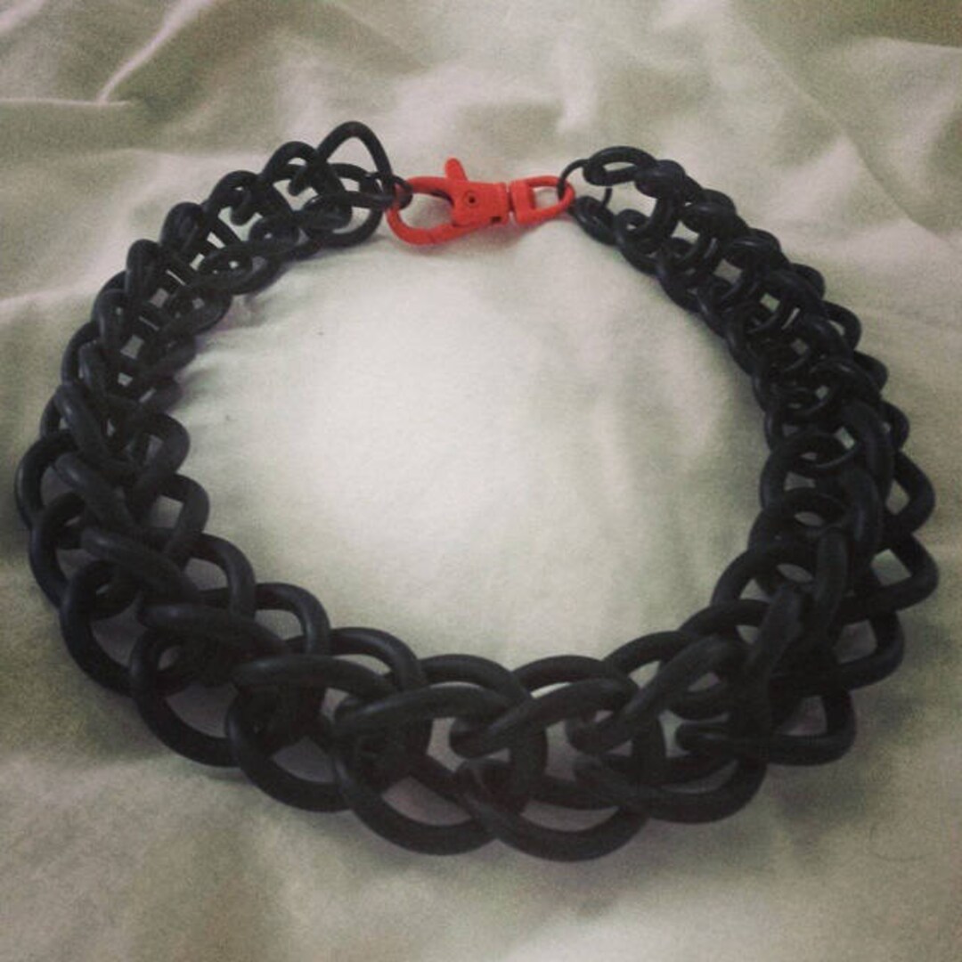 Collana riciclata con o-rings neri in gomma - Etsy Italia