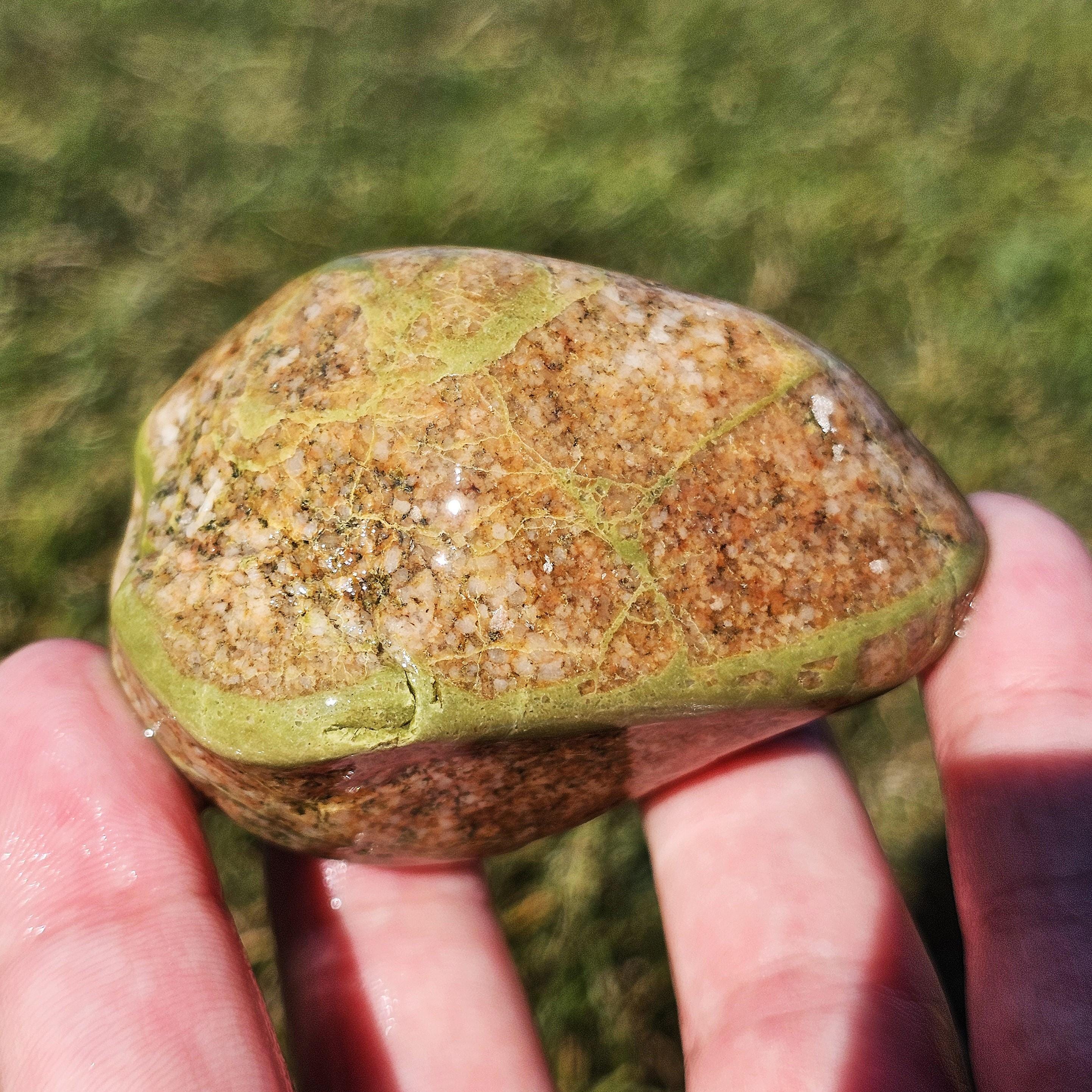 Banded Unakite Granite, Webbed Epidote Veins, K-feldspar, Quartz, Lake ...