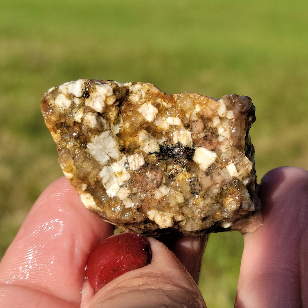Bold White Feldspar Granite Rock, Epidote, Mica, Chalcopyrite, Feldspar ...