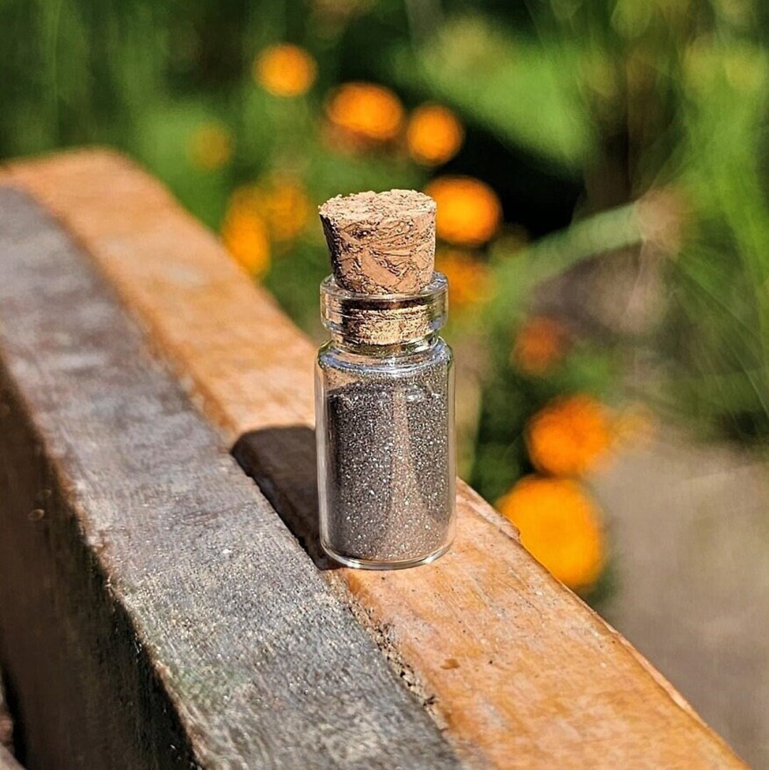 Specular Hematite Rock Dust, 2g, Micaceous Specularite W Magnetite ...