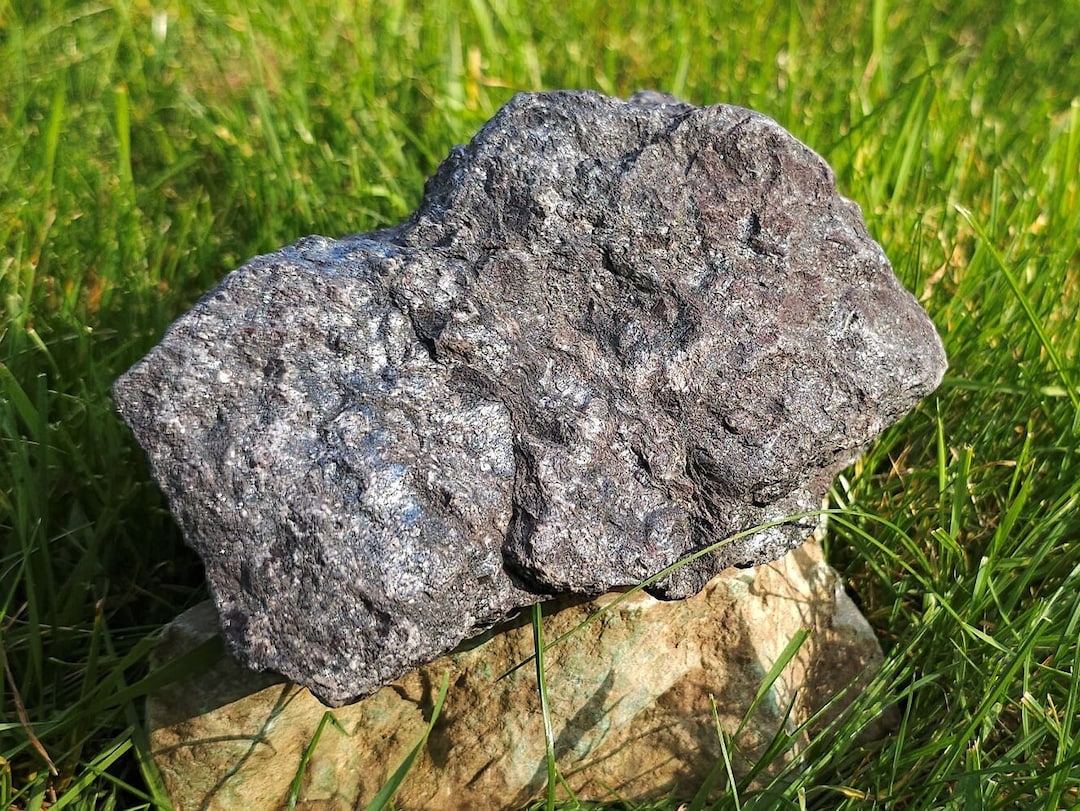 Specular Hematite, Specularite, Micaceous Hematite, Magnetite, Garnet ...