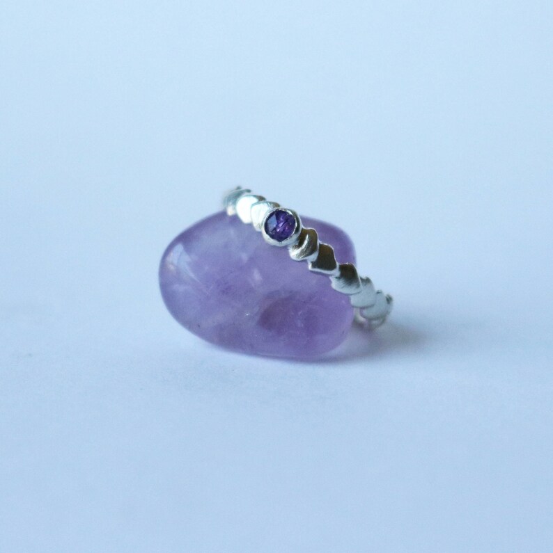 Ring Repeating Silver Scale Band With Gemstone Handmade - Etsy