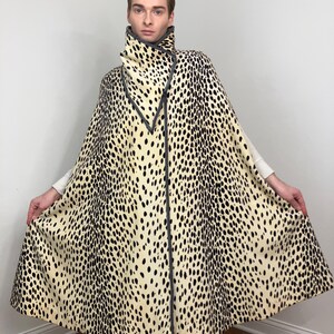 60s / 70s Velvetten Cheetah Print Cape by Raincheetahs - Etsy