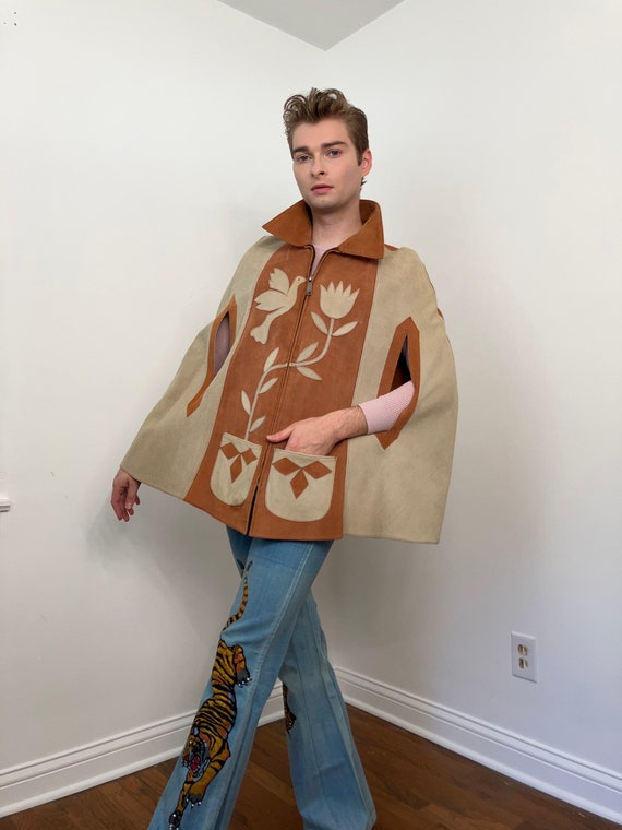 Late 60s / Early 1970s Suede cape with floral and bir… - Gem