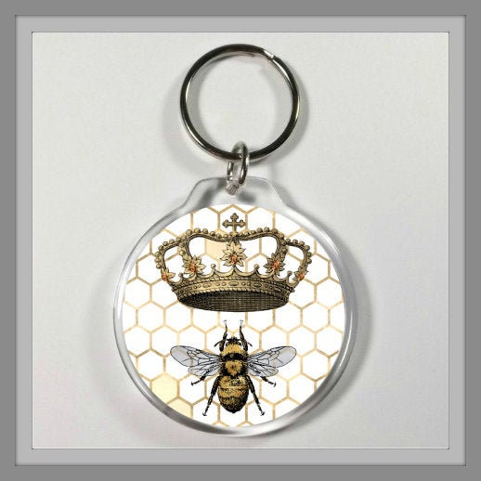 Queen Bee Keychain Cute Bumblebee Gift for Women and Girls Vintage Look ...