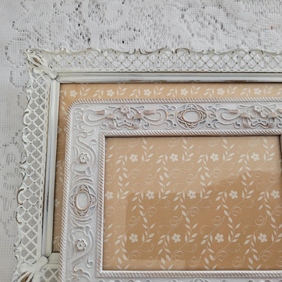 Vintage Mix Match Pair White and Gold Metal Photo Picture Frames W ...