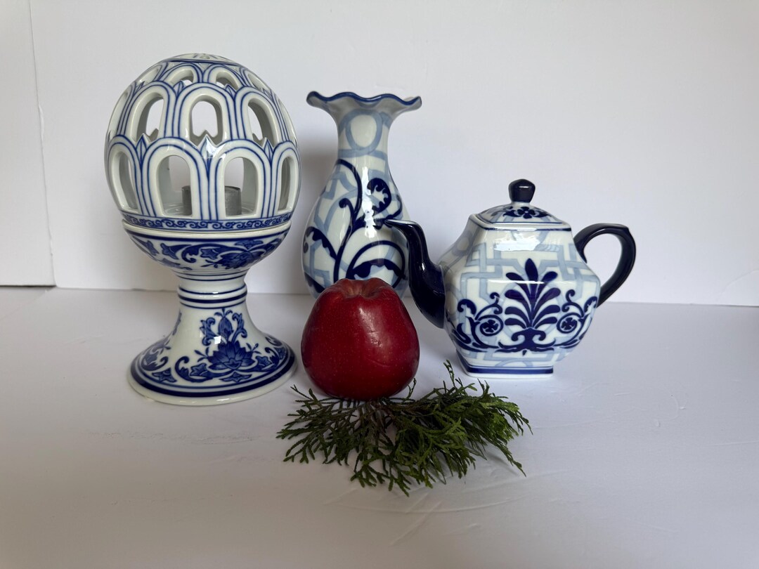 Porcelain 5 Pc Chinoiserie Bombay Tea Pot With Flower Vase and Tea ...