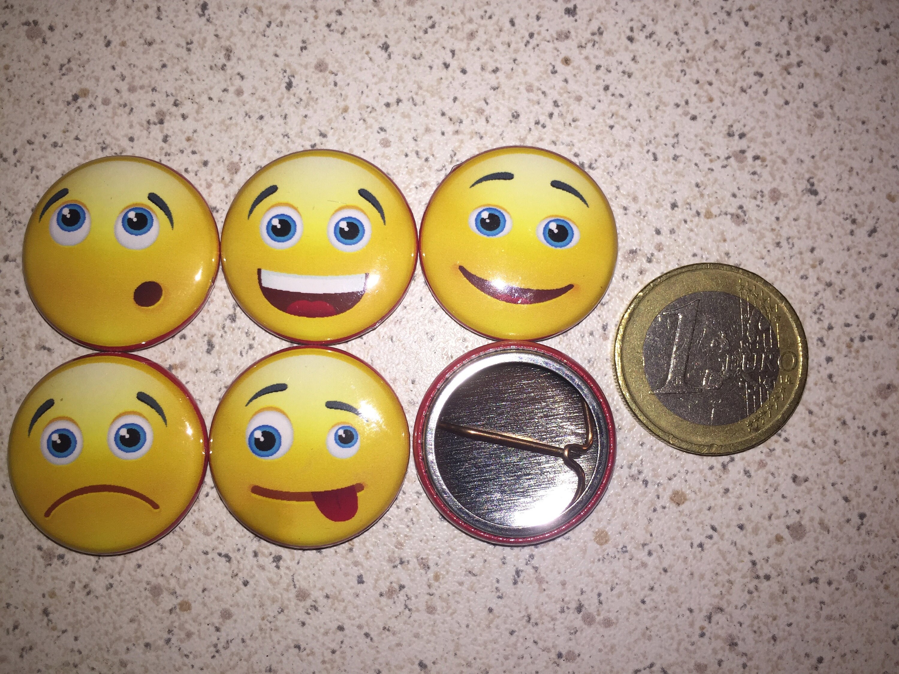 5 Smiley Face, Emoticons, Pins Badges - Etsy Norway