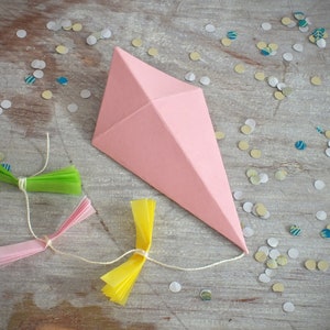 Paper Kites, Gift Wrapping Decorations, Set of 4, Apricot, Light Blue ...