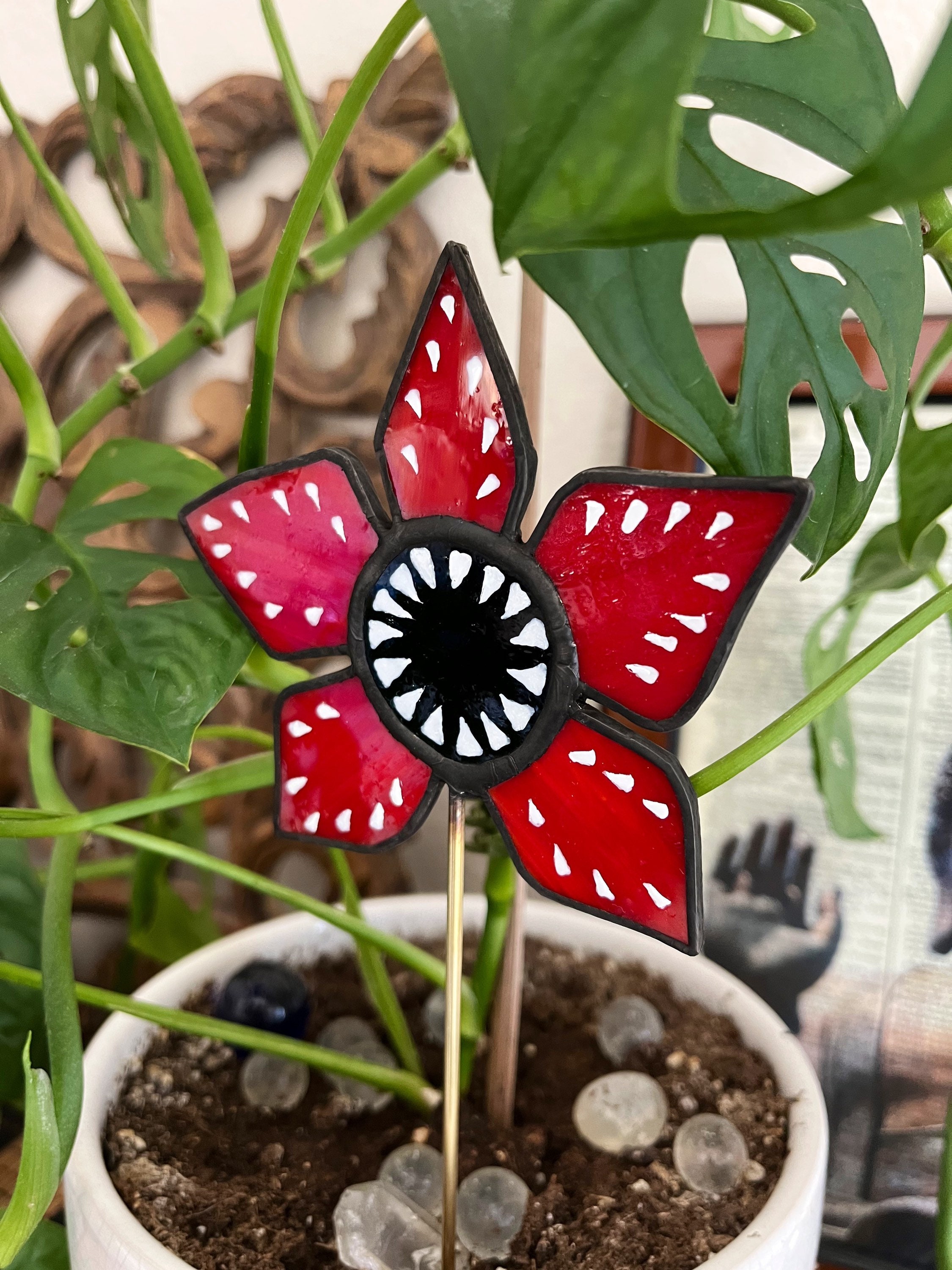 Stained Glass Demogorgon Plant Stake Stranger Things - Etsy