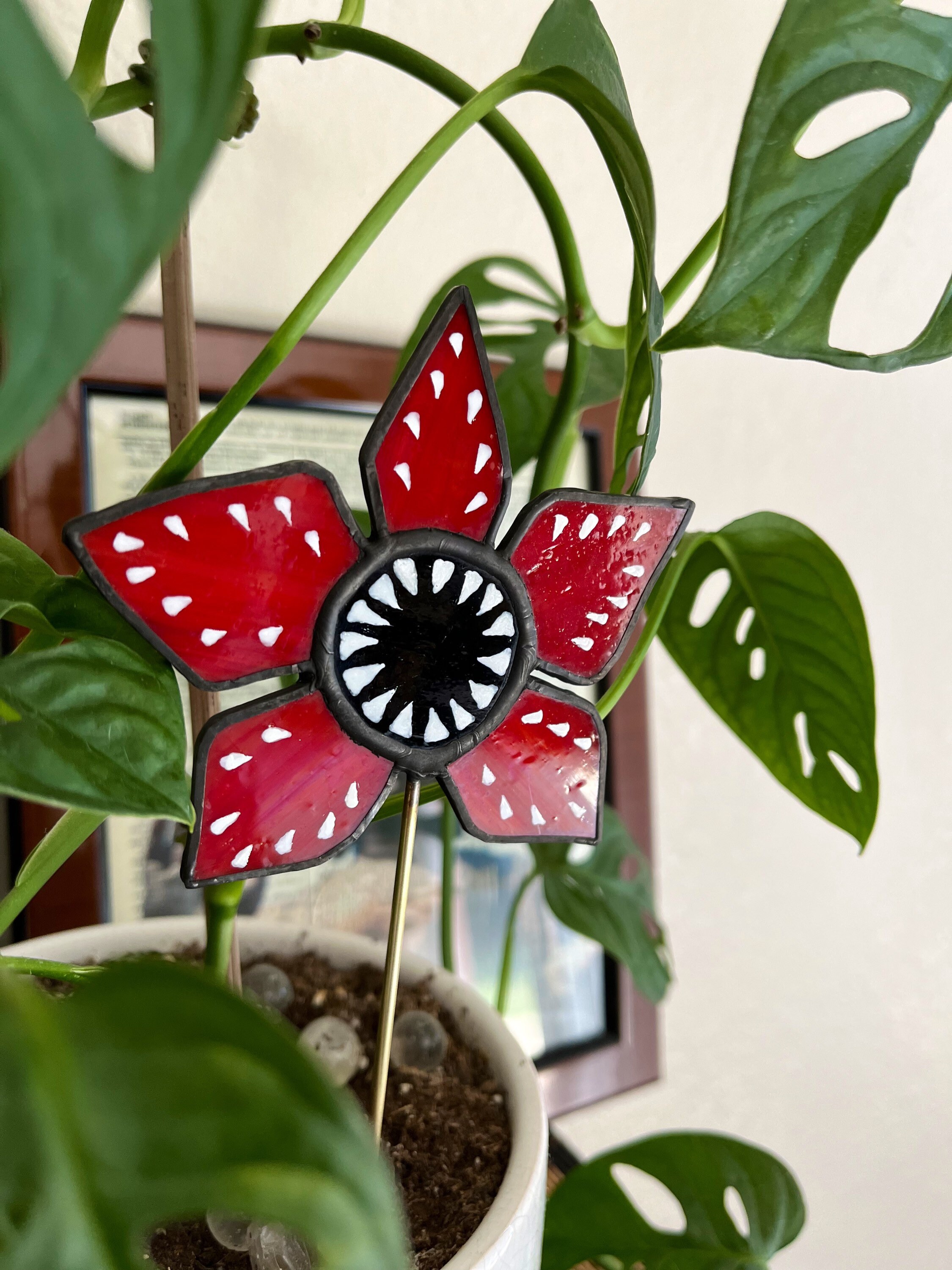 Stained Glass Demogorgon Plant Stake Stranger Things - Etsy