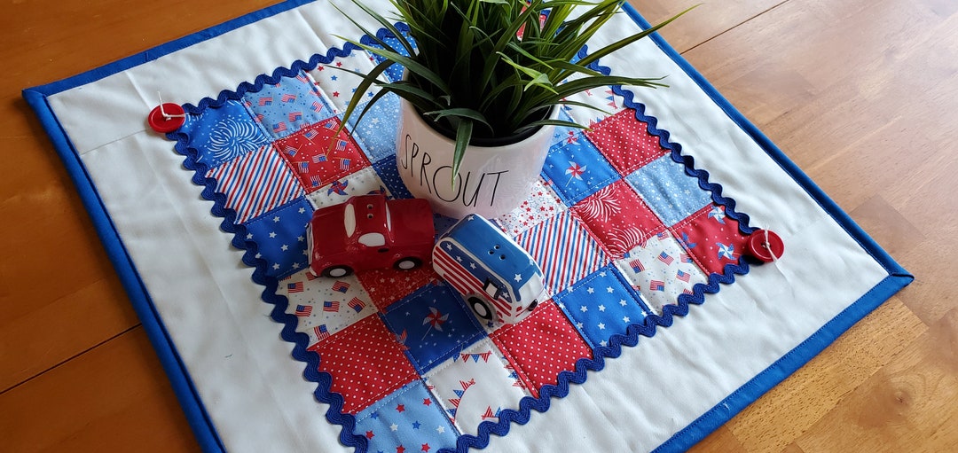 Quilted Patriotic Table Topper, July 4th Table Mat, Independence Day ...