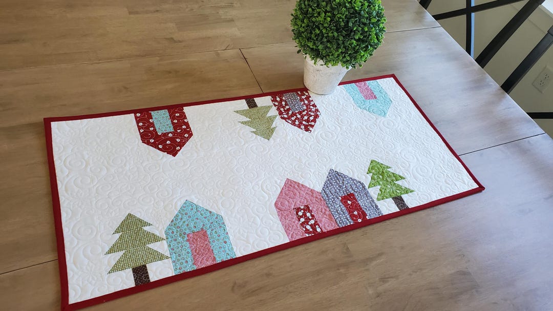 Christmas Houses and Trees Quilted Table Runner - Etsy