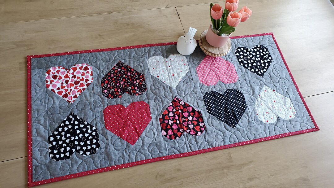 Valentine's Day Heart Quilted Table Runner, Table Top Heart Centerpiece ...