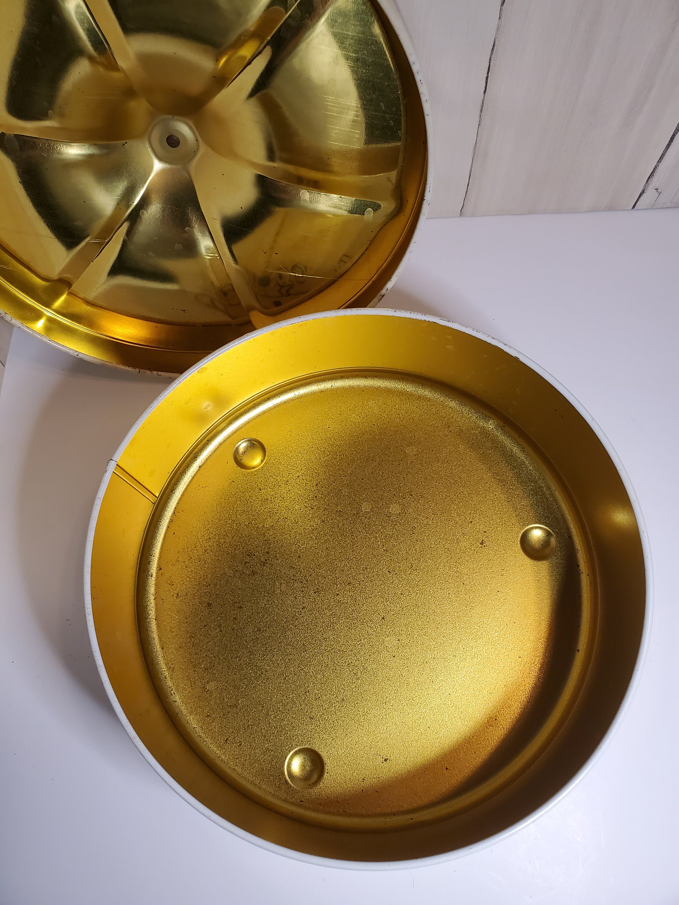 Vintage 1950's Guildcraft New York Round Carousel Tin, Guildcraft Tin ...