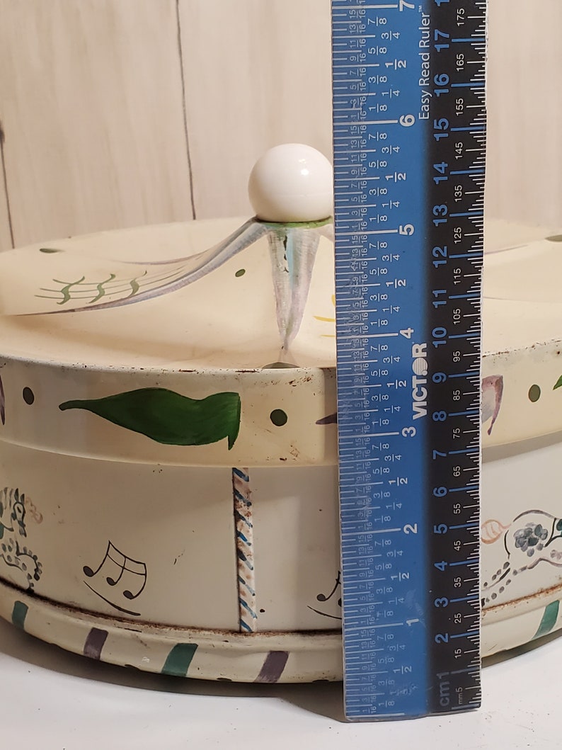 Vintage 1950's Guildcraft New York Round Carousel Tin, Guildcraft Tin ...