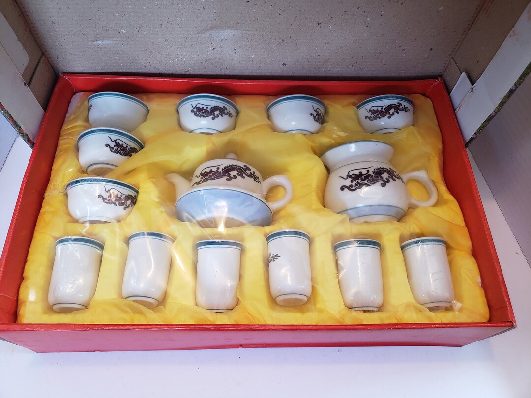 HONG Black Dragon Porcelain Sake Tea Set - Etsy