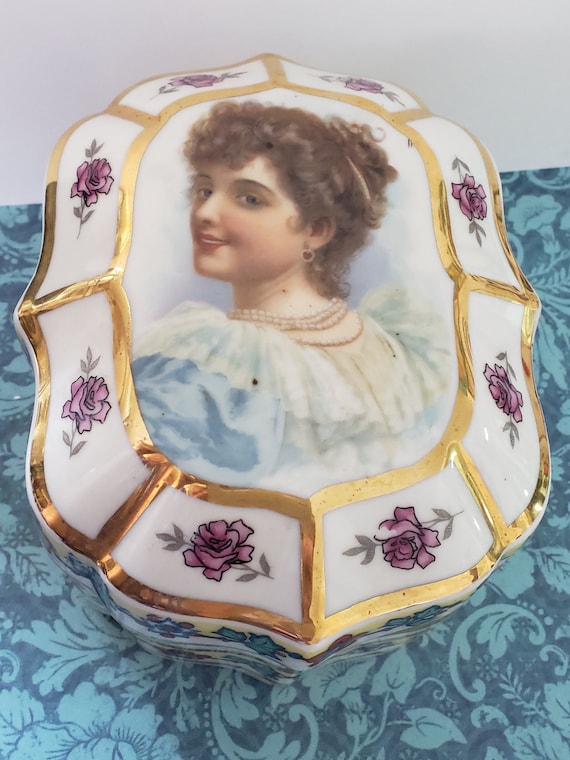 antique powder box figural - Gem