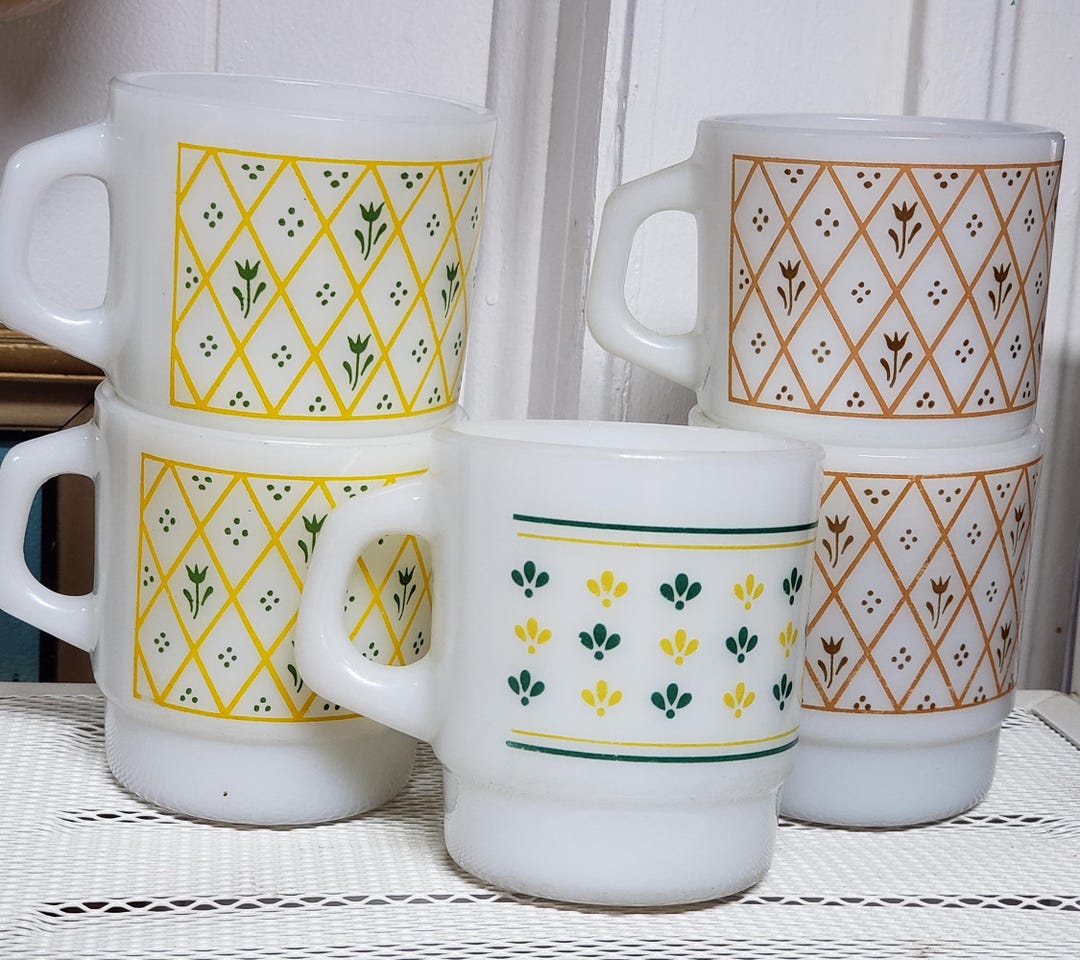 U PICK Assorted Termocrisa Milk Glass Coffee Mugs, Girl With Dog ...