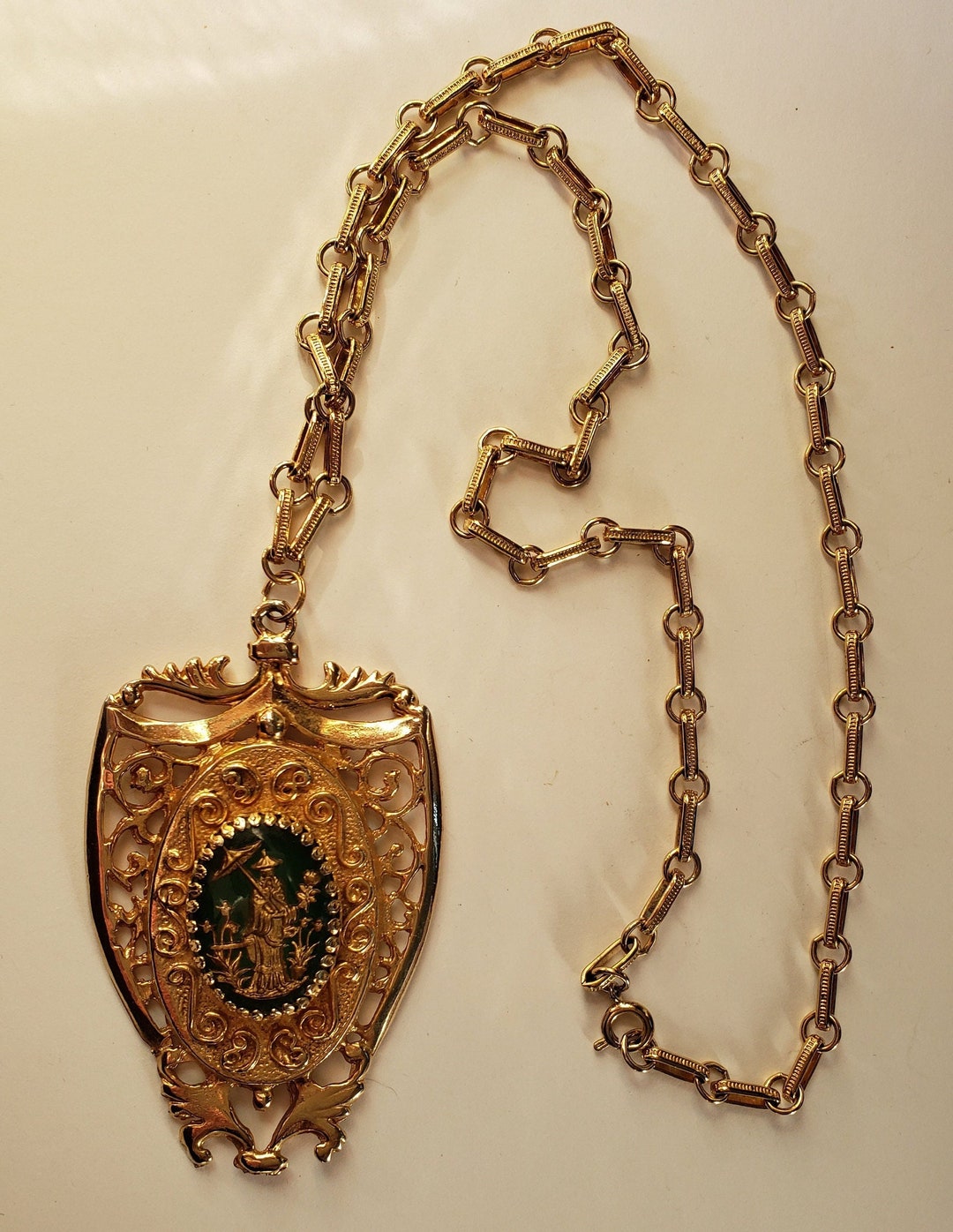 Stunning 1950's Chinoiseries Intaglio Green Gold Necklace - Etsy