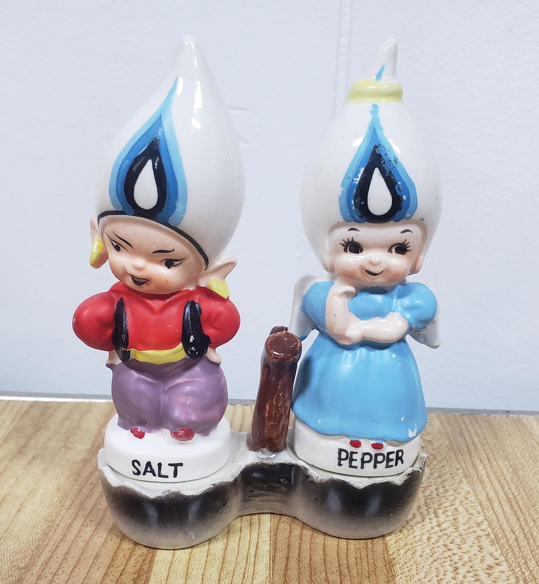 RARE 1950's Centra Gas EXXON Mobil Genie Salt Pepper Shakers, Vintage ...