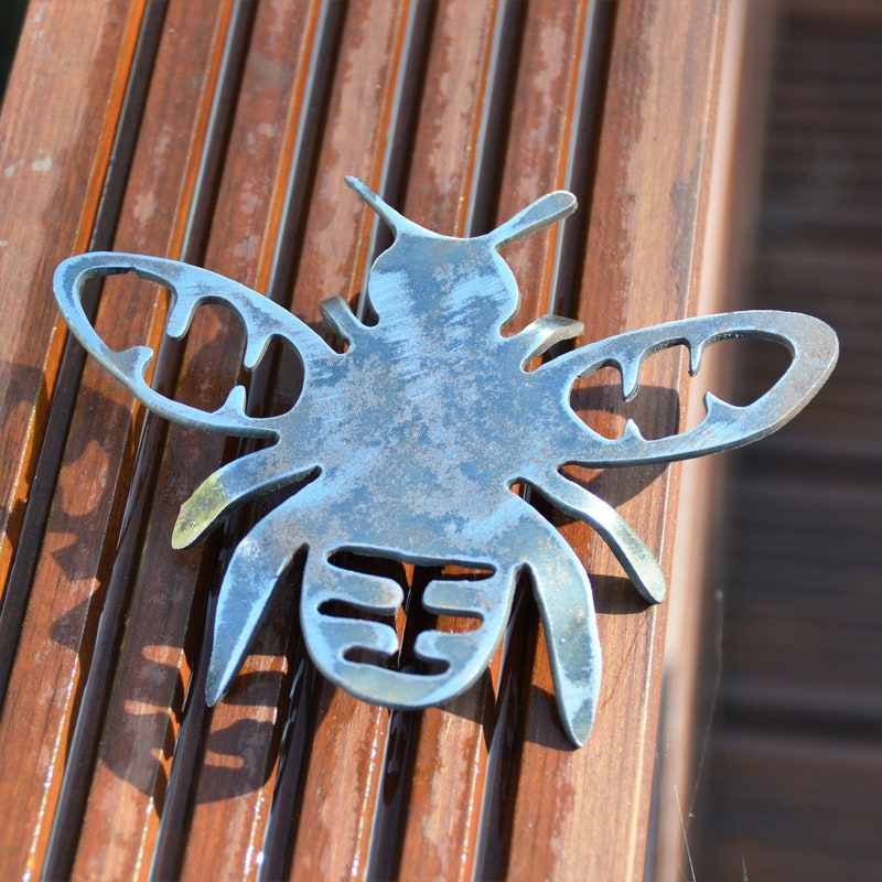 Rusty Metal Bee - Etsy UK