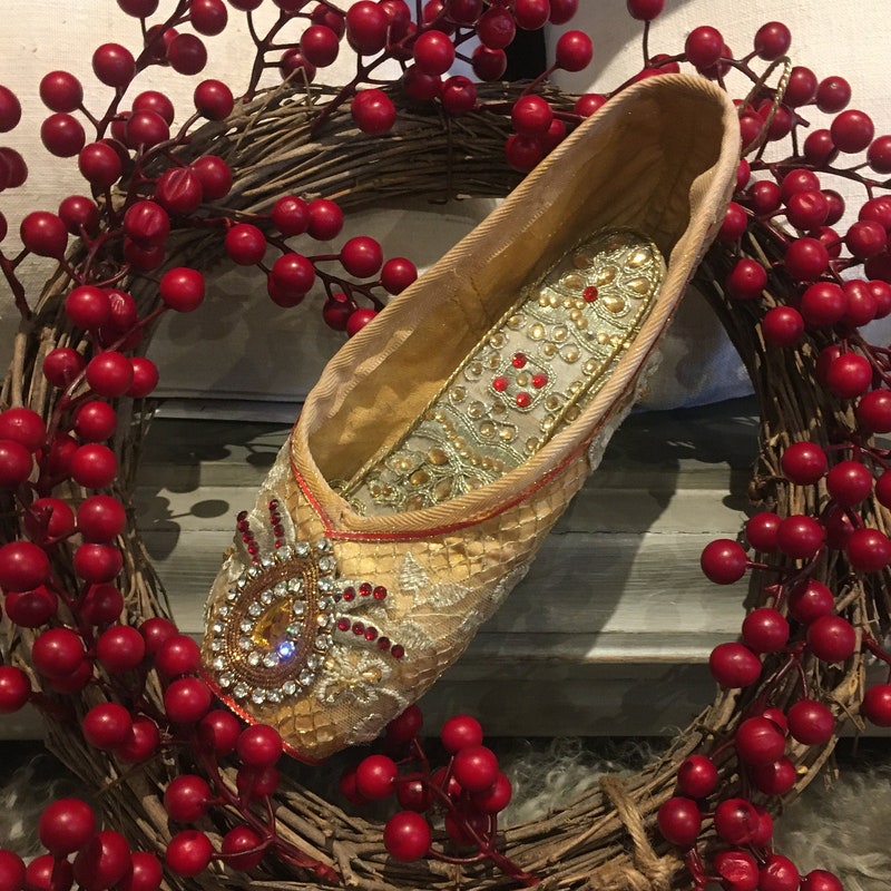 Nutcracker Pointe Shoe - Etsy
