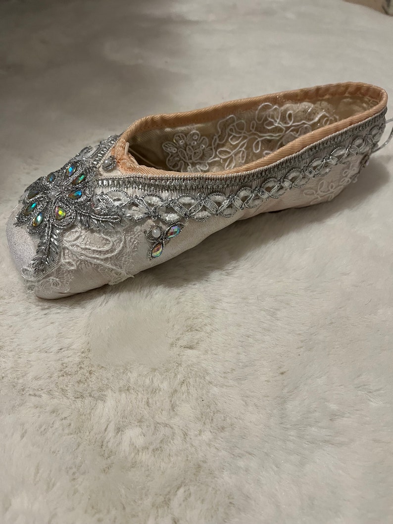 Snow Queen Decorated Pointe Shoe - Etsy