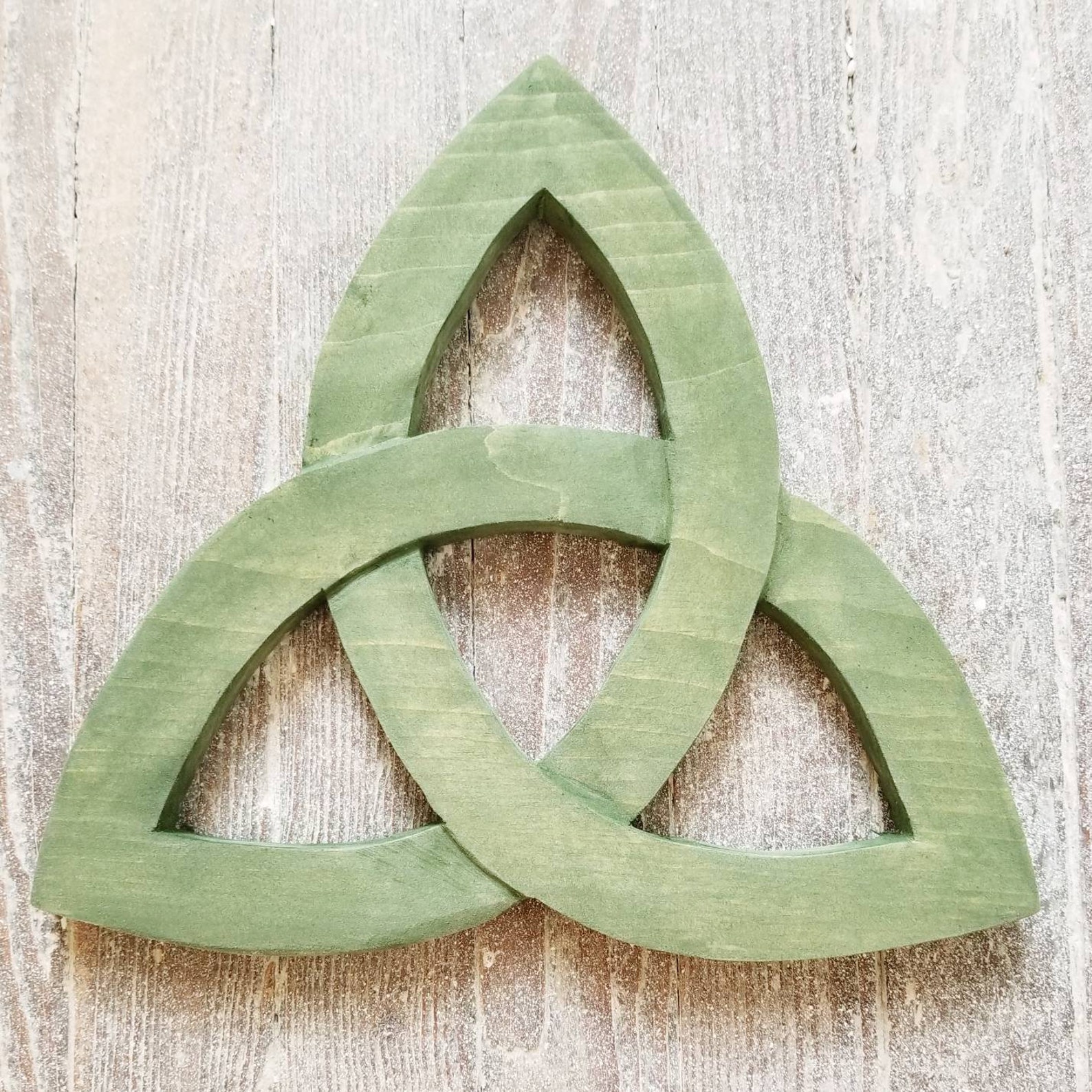 Irish Celtic Trinity Knot Reclaimed Wood Wall Hanging - Etsy