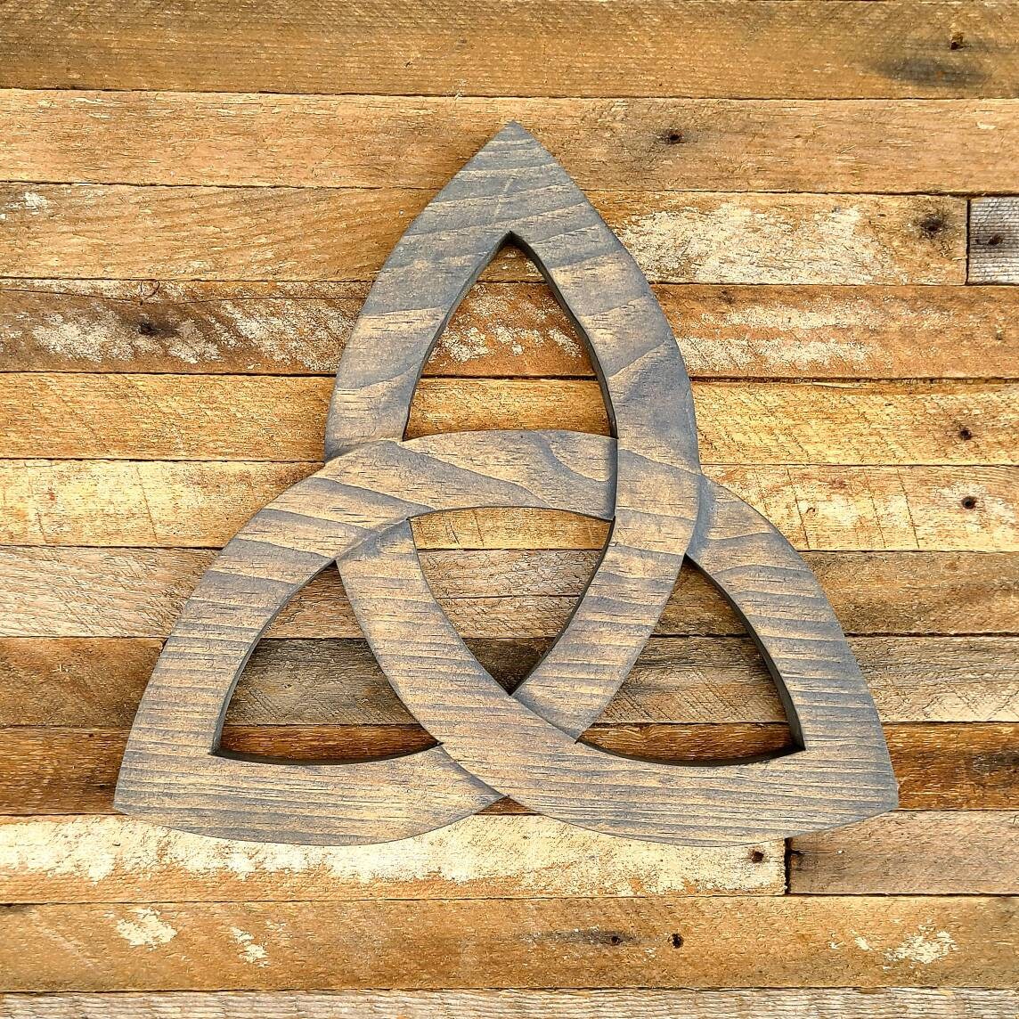 Irish Celtic Trinity Knot Reclaimed Wood Wall Hanging - Etsy