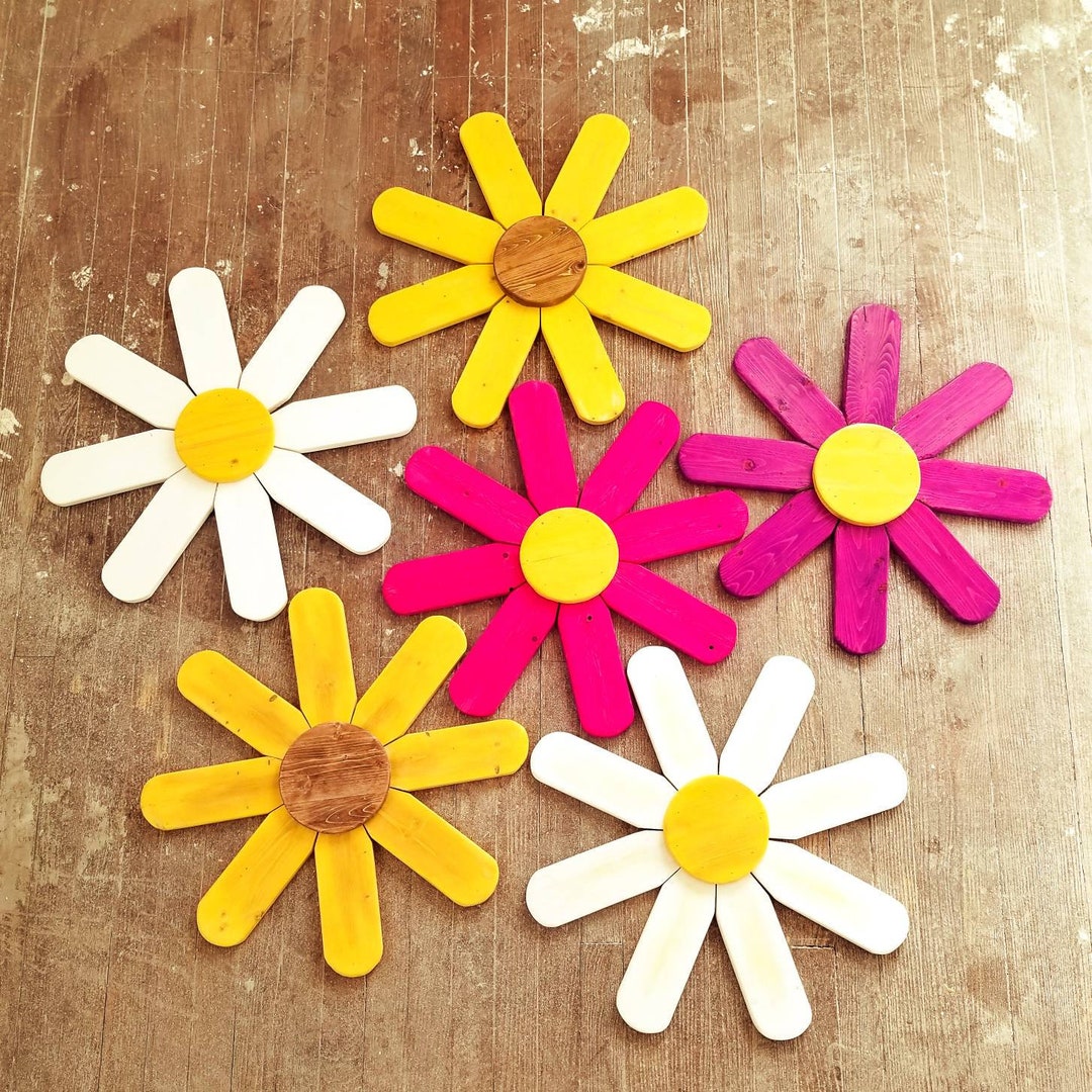 Wooden Daisy Flowers Indoor Outdoor Spring Reclaimed Wood Patio Deck ...