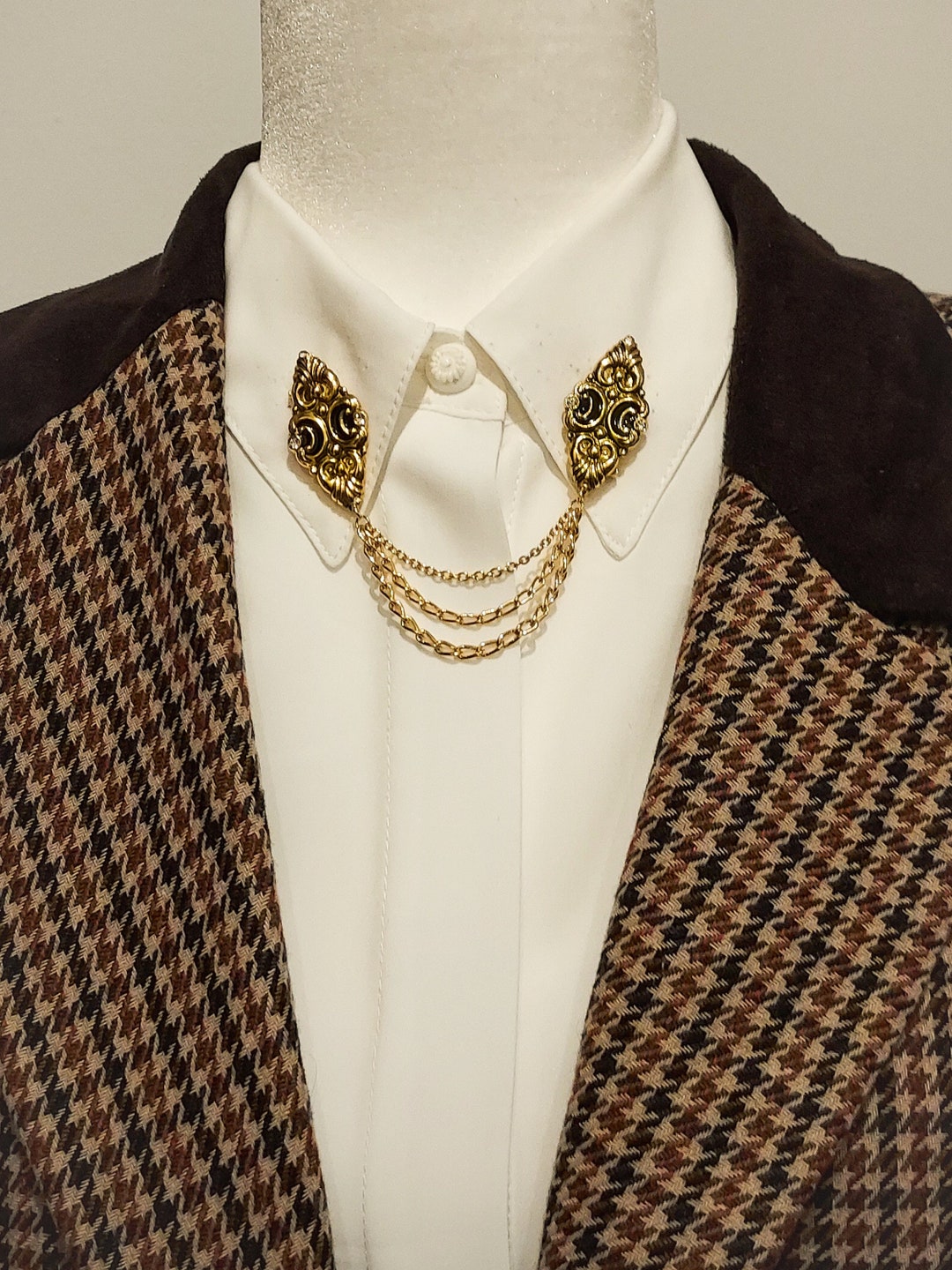 Gold Vintage Collar Pins Chain, VTG Cloak Pin With Enamel & Swarovski ...