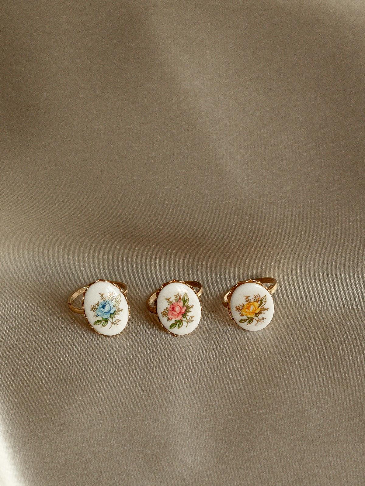 Vintage Porcelain Rose Flower Ring, UNUSED 70s Flower Cameo Ring, Gold ...