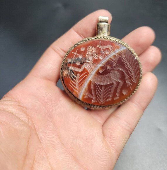 Ancient Old Agate Stone Roman King Intaglio Silver Pe… - Gem