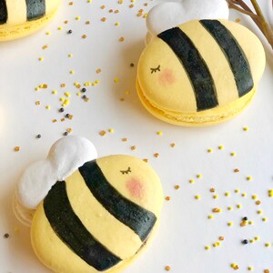 12 Bee Macarons Macaroons | Etsy