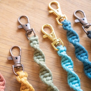 TWIST Macrame Keychain / Macrame Bag Clip / Macrame Gift | Etsy