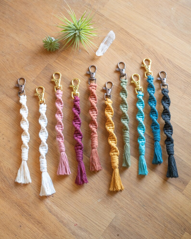 TWIST Macrame Keychain / Macrame Bag Clip / Macrame Gift - Etsy