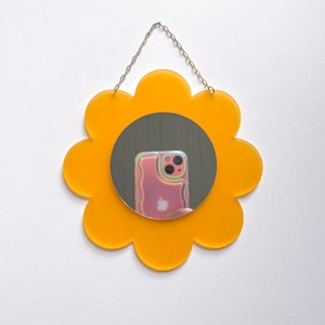 Dainty Flower Mirror, Retro Daisy Wall Mirror - Etsy