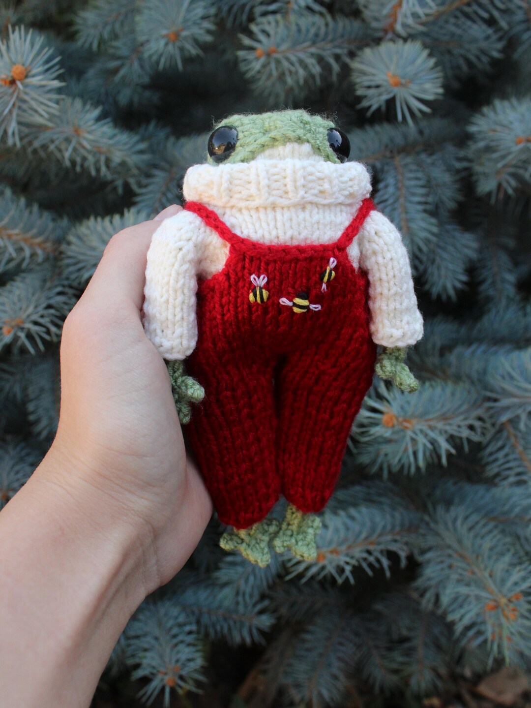 Knitted Frog in a Sweater and Overalls With Bee Embroidery - Etsy