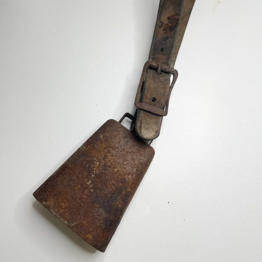 Primitive Vintage Cow Bell With Leather Strap – C1930s | Farmhouse ...