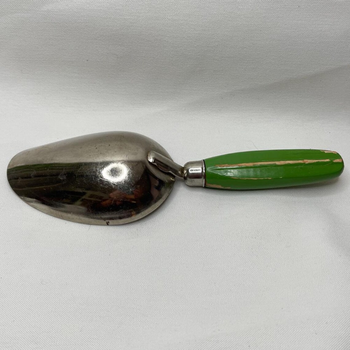 A&J Level Full 1/4 Cup Scoop 1950s - Etsy