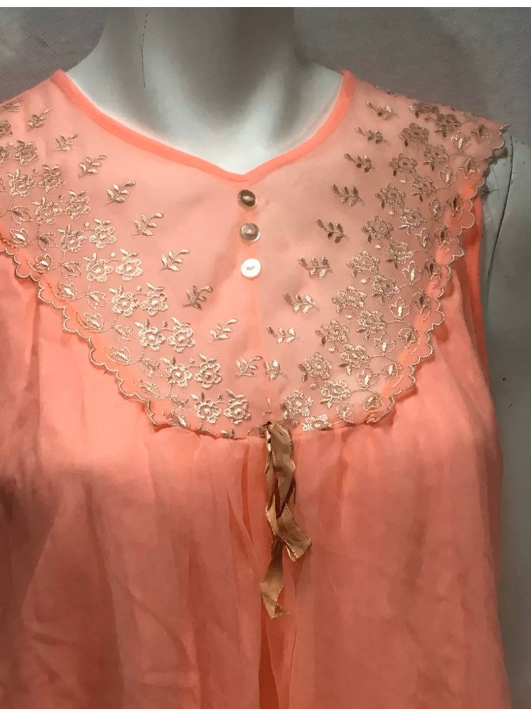 Stunning Vintage Peach Pink Short Night Gown nightie. Layered With ...
