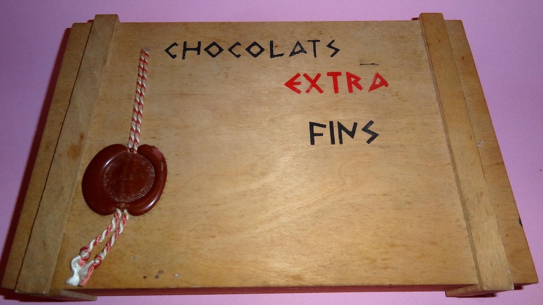 DIETHNES CHOCOLATES BOX Old Greek Confectionary Pastry Store 1960's ...