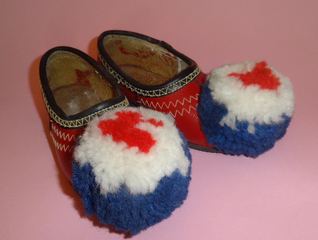 Vtg GREEK TSAROUCHIA TRADITIONAL Tsolias Shoes 1970's, Greece Old Hand ...