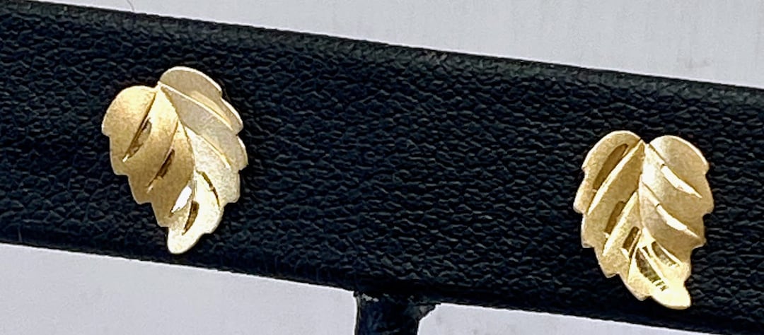 14K Yellow Gold Tiny Diamond Cut Nature Leaf Stud Earrings W/ Butterfly ...