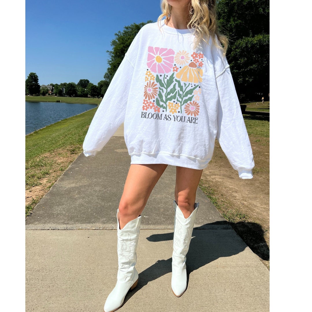 Wildflower Aesthetic Sweatshirt, Vintage Flower Crewneck, Flower Market ...