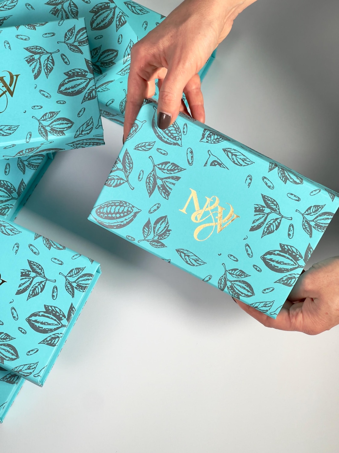 Custom Rigid Magnetic White and Green Book Box With Cardboard Insert ...