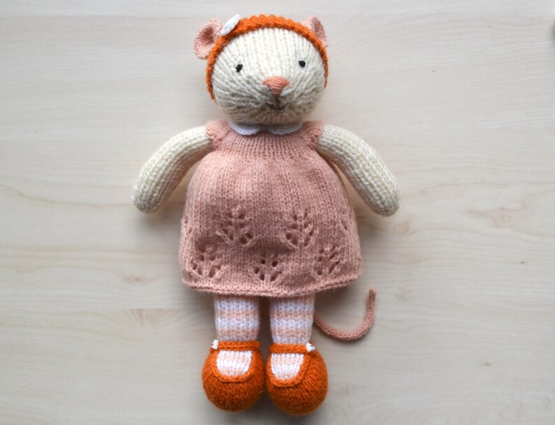 Knit Mouse Girl Doll Toy in Peach Dress Knitted Mouse Doll | Etsy