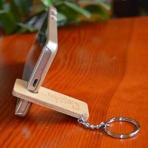 Wooden Smart Phone Stand, Keychain Stand for Smartphone, Compact ...